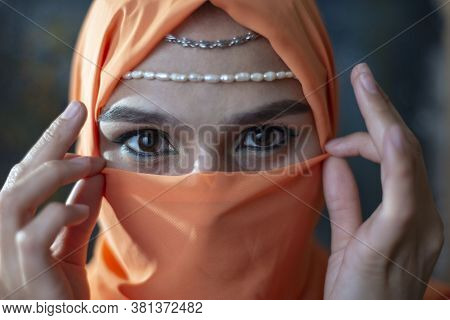 Close- Portrait Young Image & Photo (Free Trial) | Bigstock
