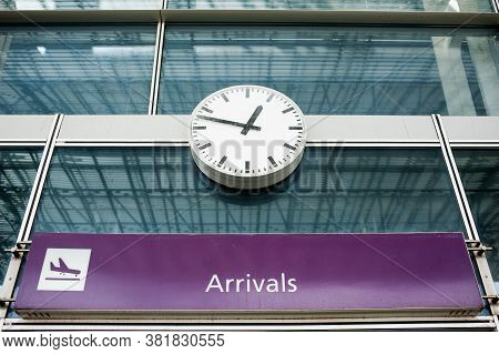 Arrival Aircraft Image & Photo (Free Trial) | Bigstock