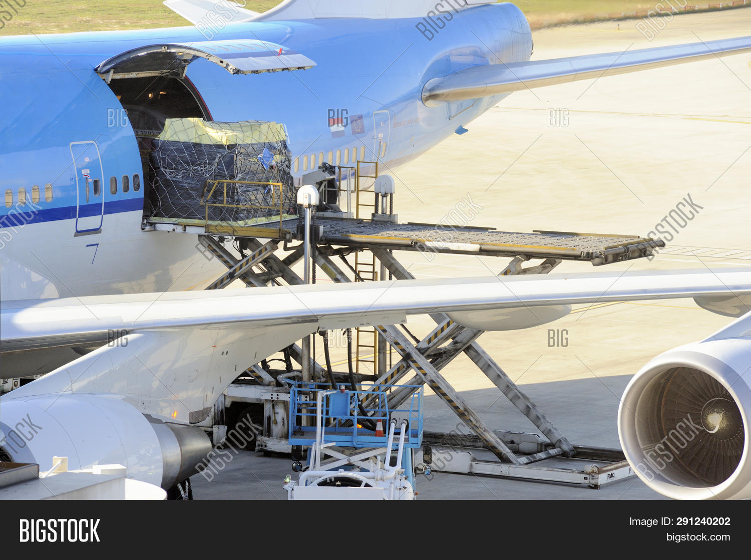 Air Freight Pallet Image & Photo (Free Trial) | Bigstock