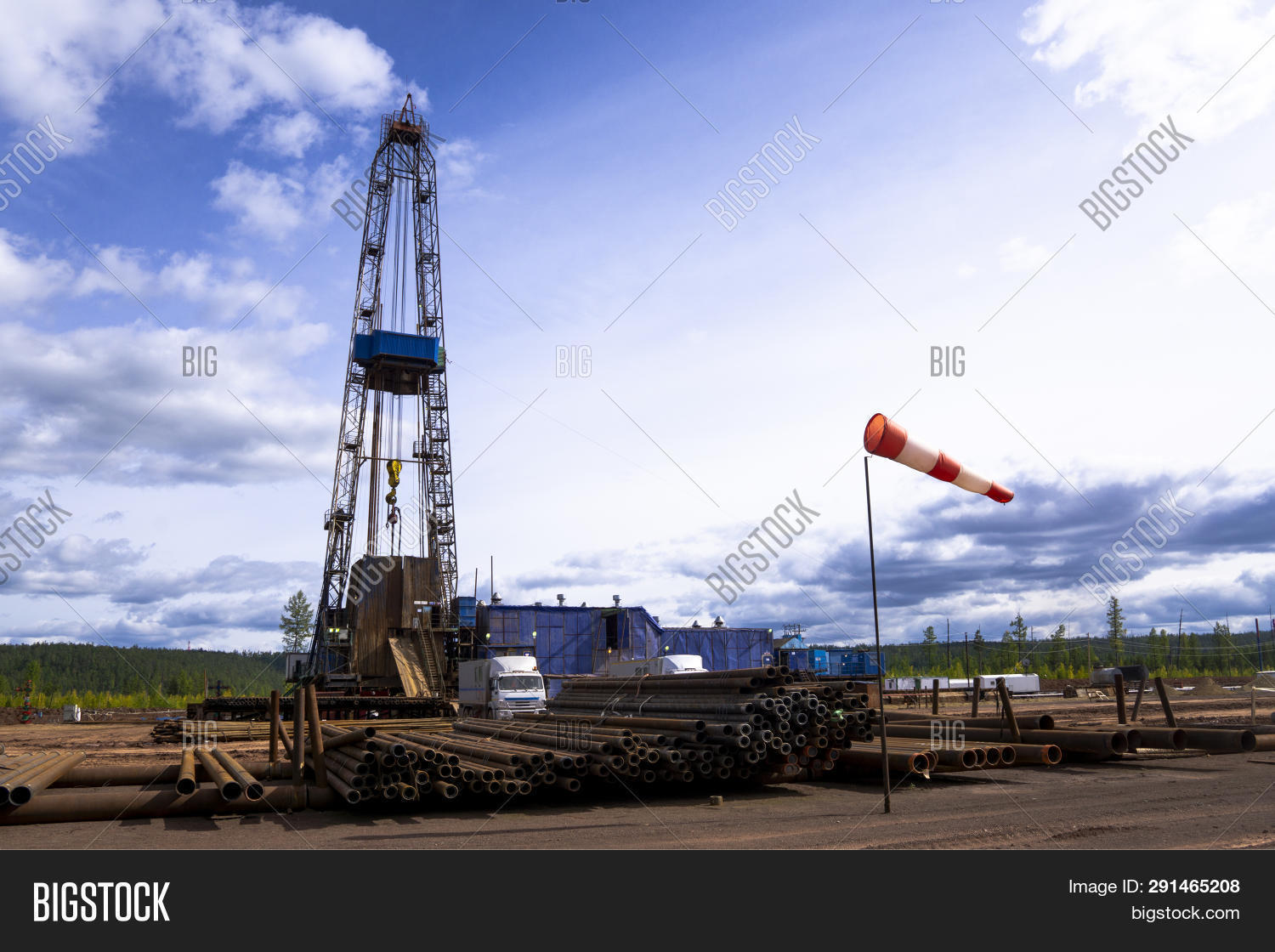 Oil Gas Drilling Rig Image & Photo (Free Trial) | Bigstock