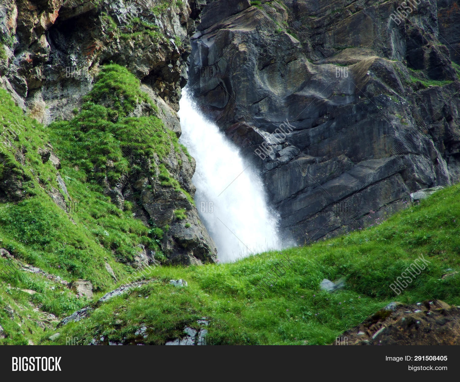 Waterfall Unterer Image & Photo (Free Trial) | Bigstock