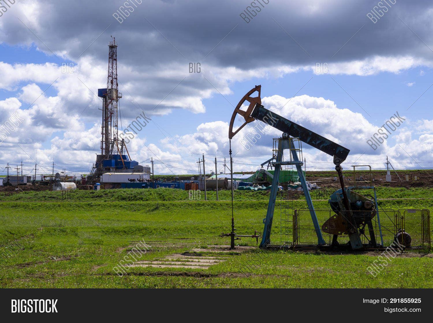 Beam Pumping Unit Image & Photo (Free Trial) | Bigstock