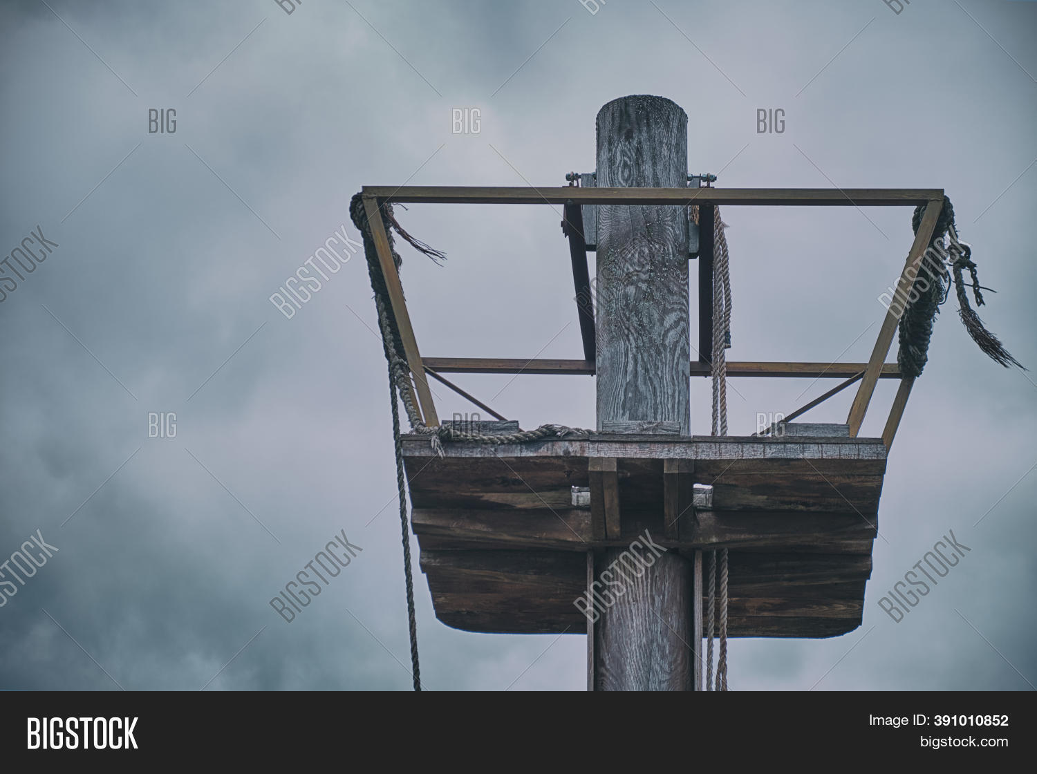 Top Wooden Mast Image & Photo (Free Trial) | Bigstock