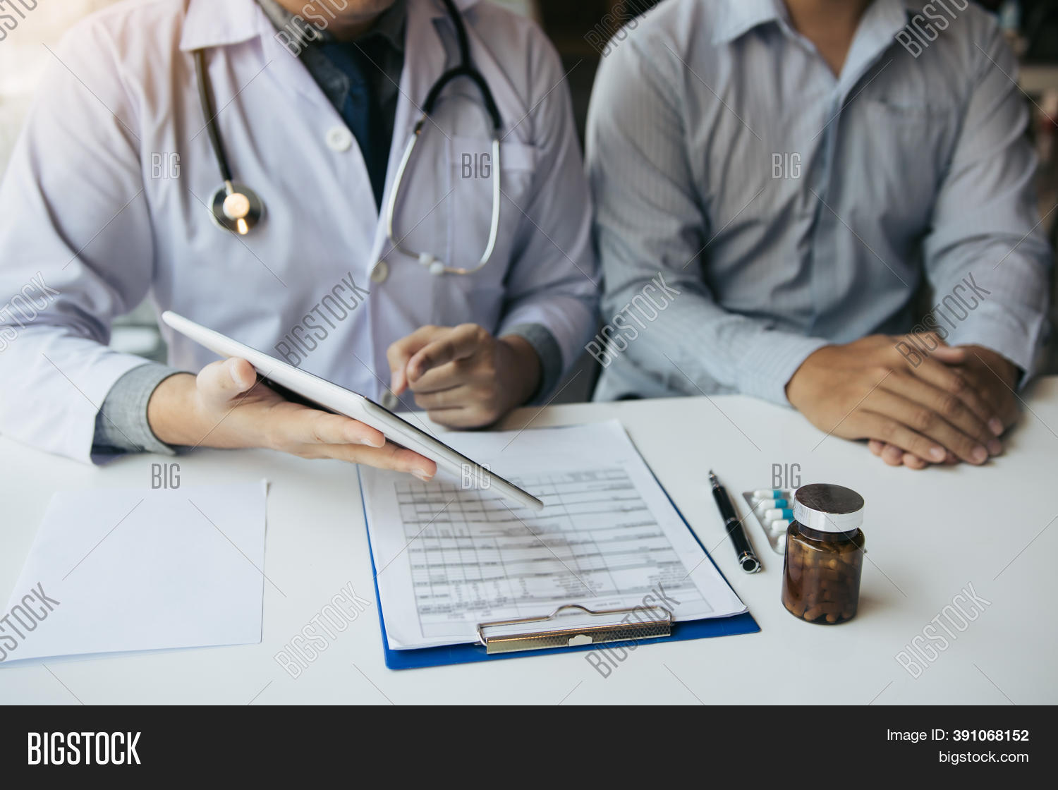 Doctor Explaining Image & Photo (Free Trial) | Bigstock