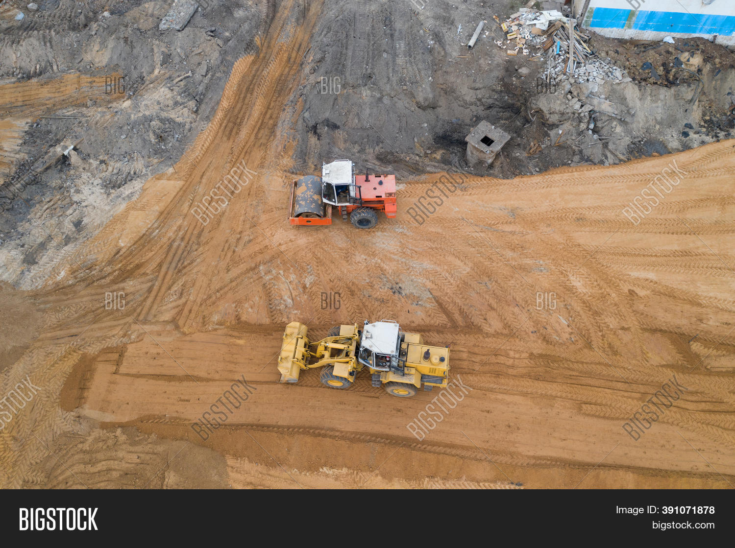 Rammer Working On Image & Photo (Free Trial) | Bigstock
