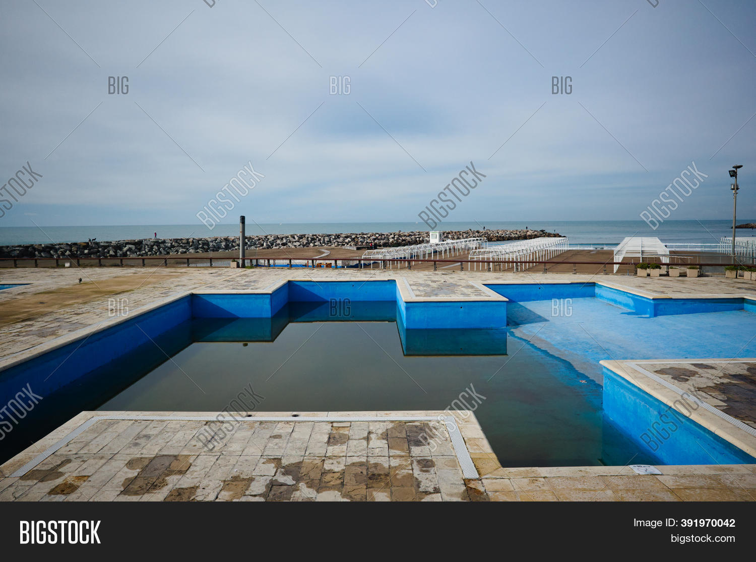 Half Filled Swimming Image & Photo (Free Trial) | Bigstock