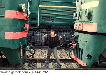 Man Between Two Trains Image & Photo (Free Trial) | Bigstock