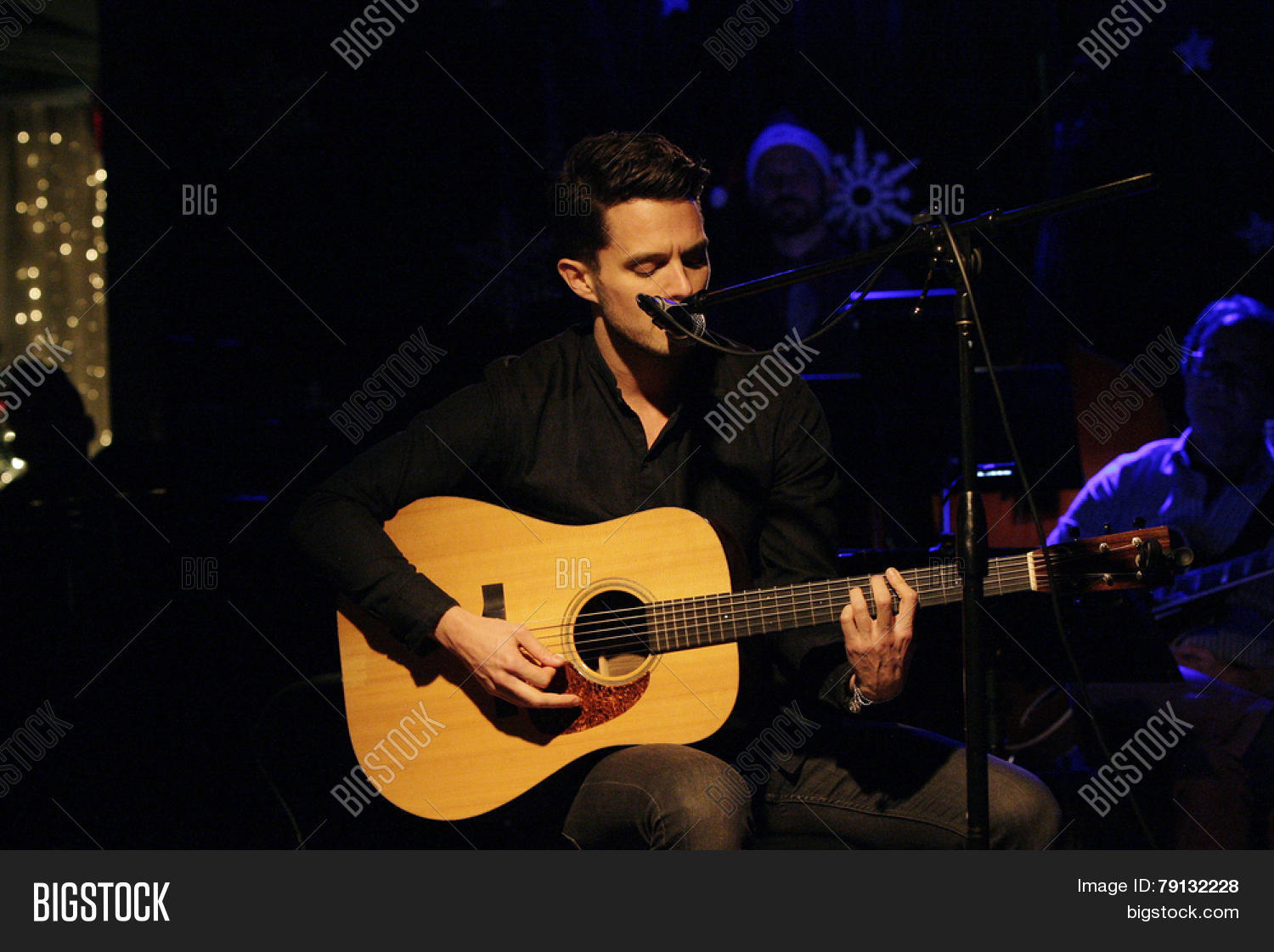 LOS ANGELES - DEC11: Image & Photo (Free Trial) | Bigstock