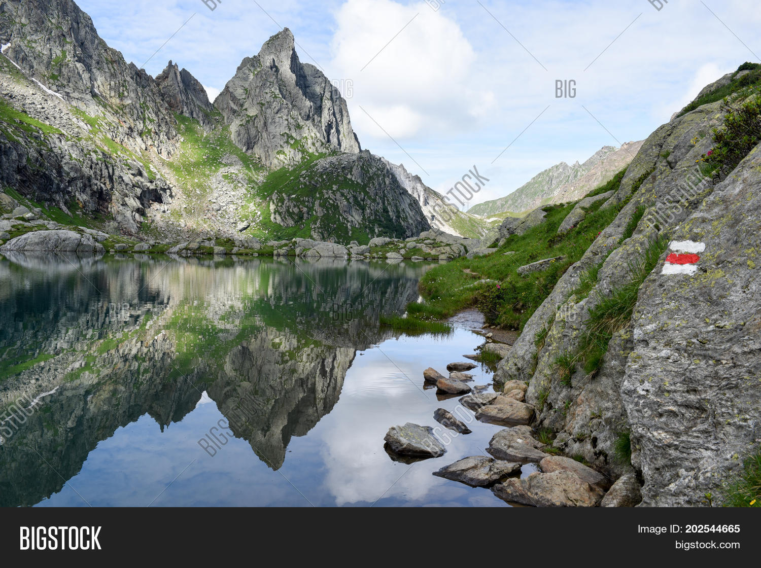 Immagine e foto a tema Lake Leit (prova gratuita) | Bigstock
