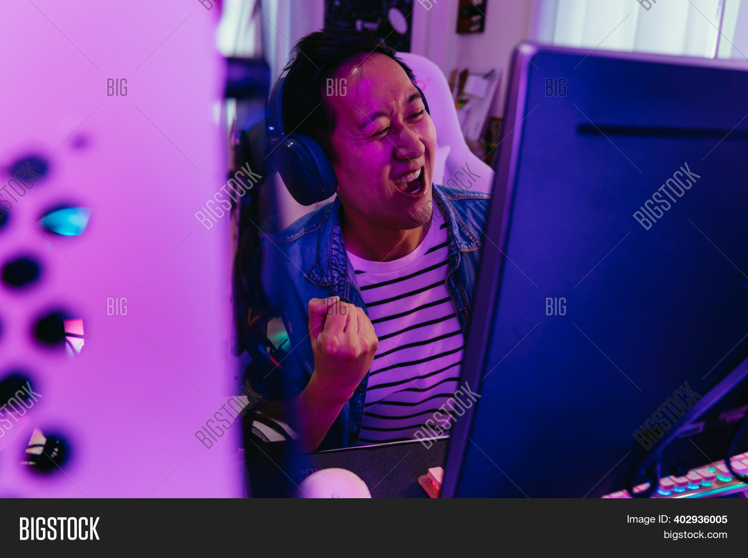 Young Asian Male Gamer Image & Photo (Free Trial) | Bigstock