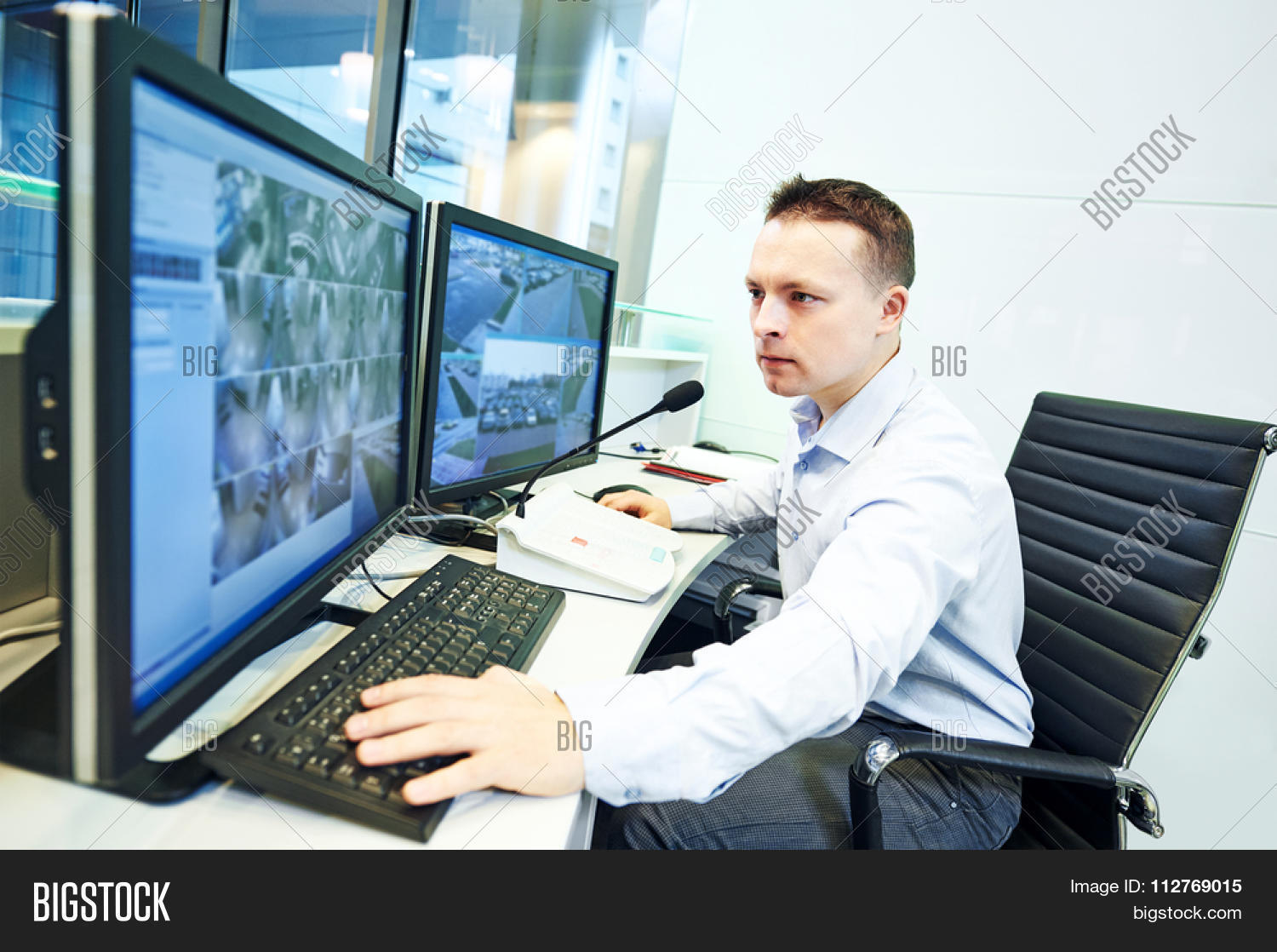 Security Guard Officer Image & Photo (Free Trial) | Bigstock