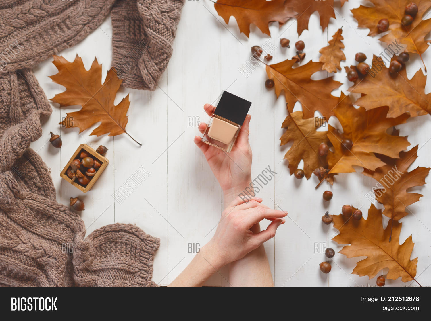 Jar Tonal Cream Hands Image & Photo (Free Trial) | Bigstock