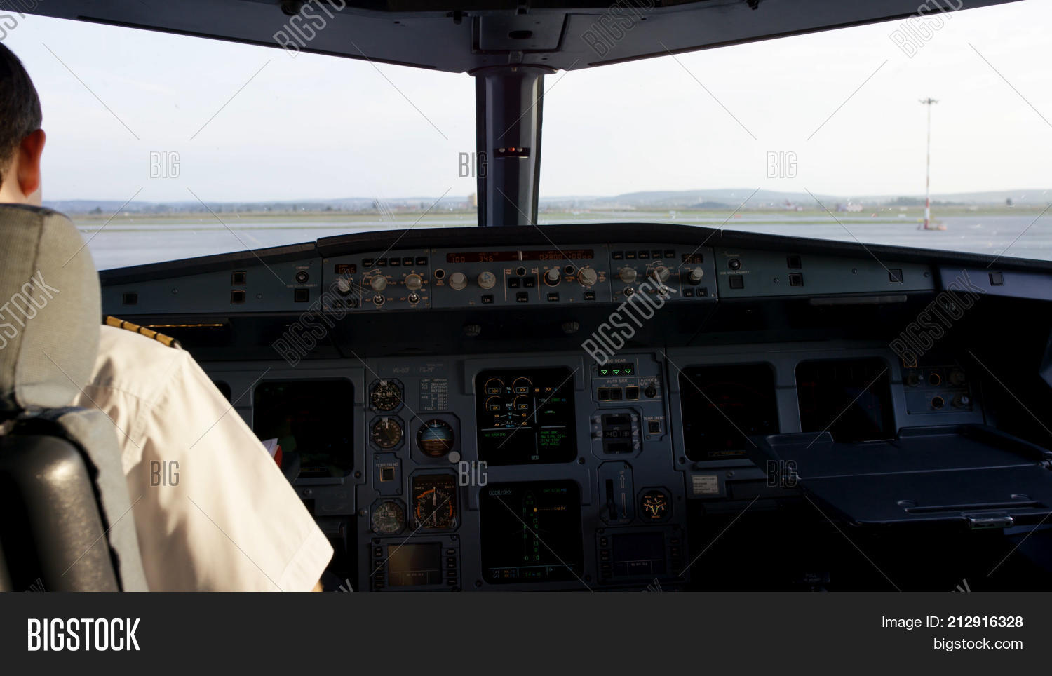 Rear View Pilot Image & Photo (Free Trial) | Bigstock