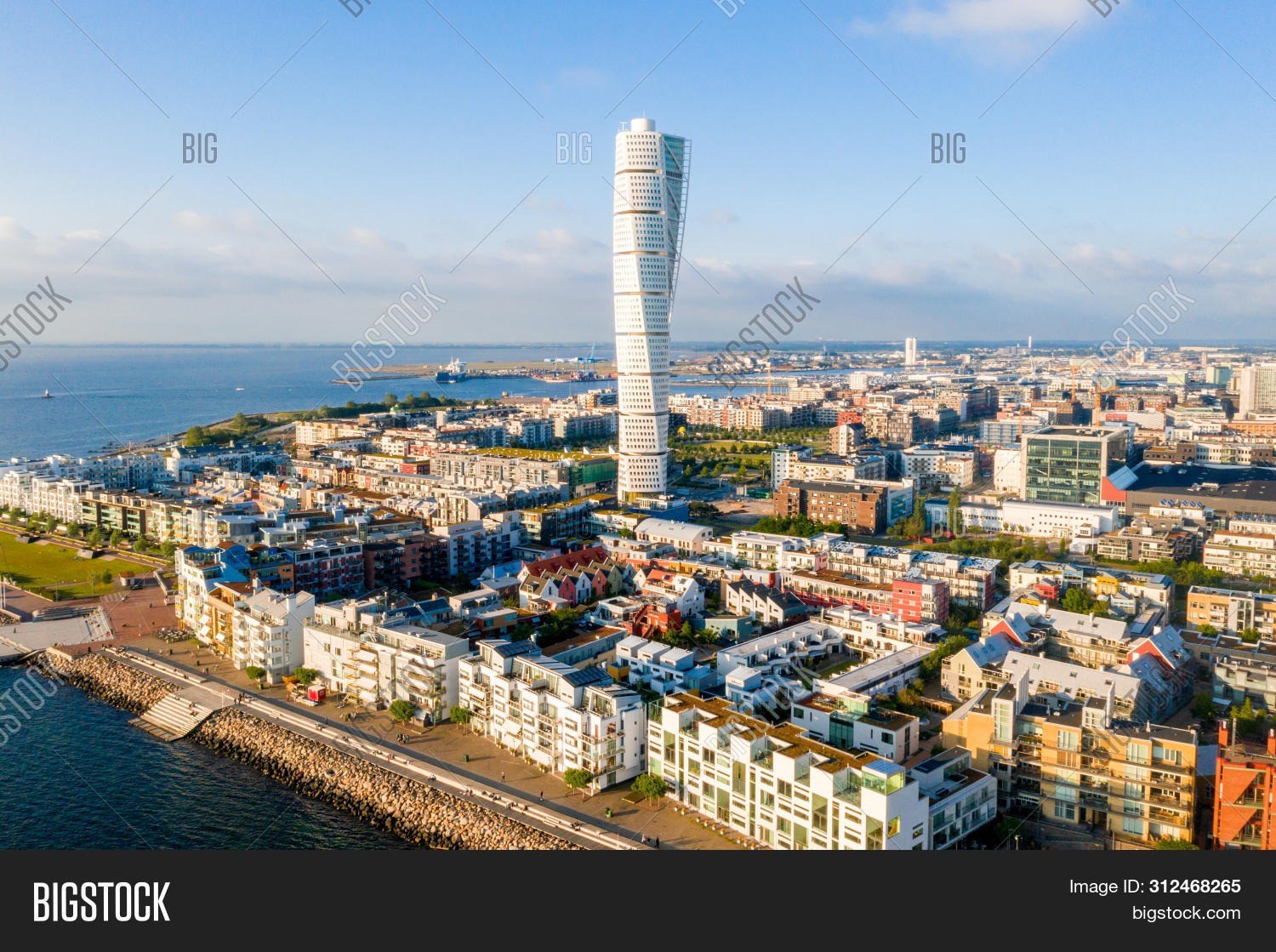 Imagen y foto Malmo, Sweden. June (prueba gratis) | Bigstock