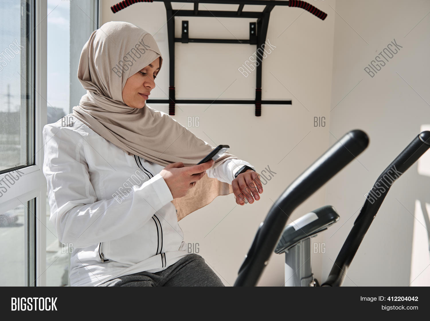 Muslim Fit Woman Hijab Image & Photo (Free Trial) | Bigstock