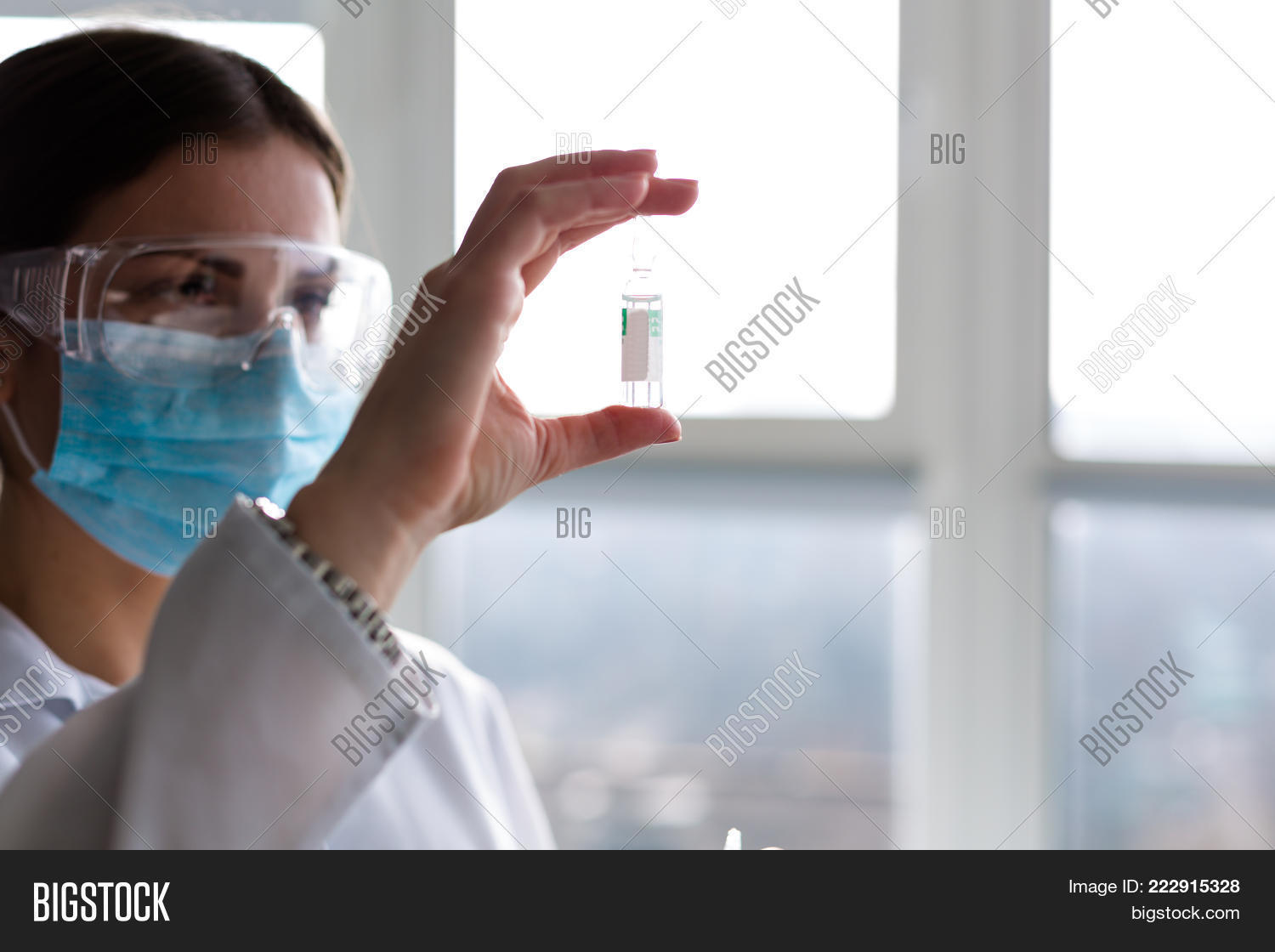 Woman Laboratorian Image & Photo (Free Trial) | Bigstock