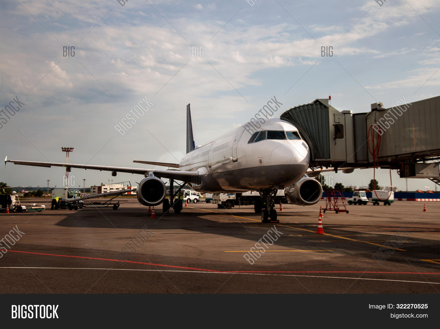 Imagen y foto Teletrap Connected (prueba gratis) | Bigstock