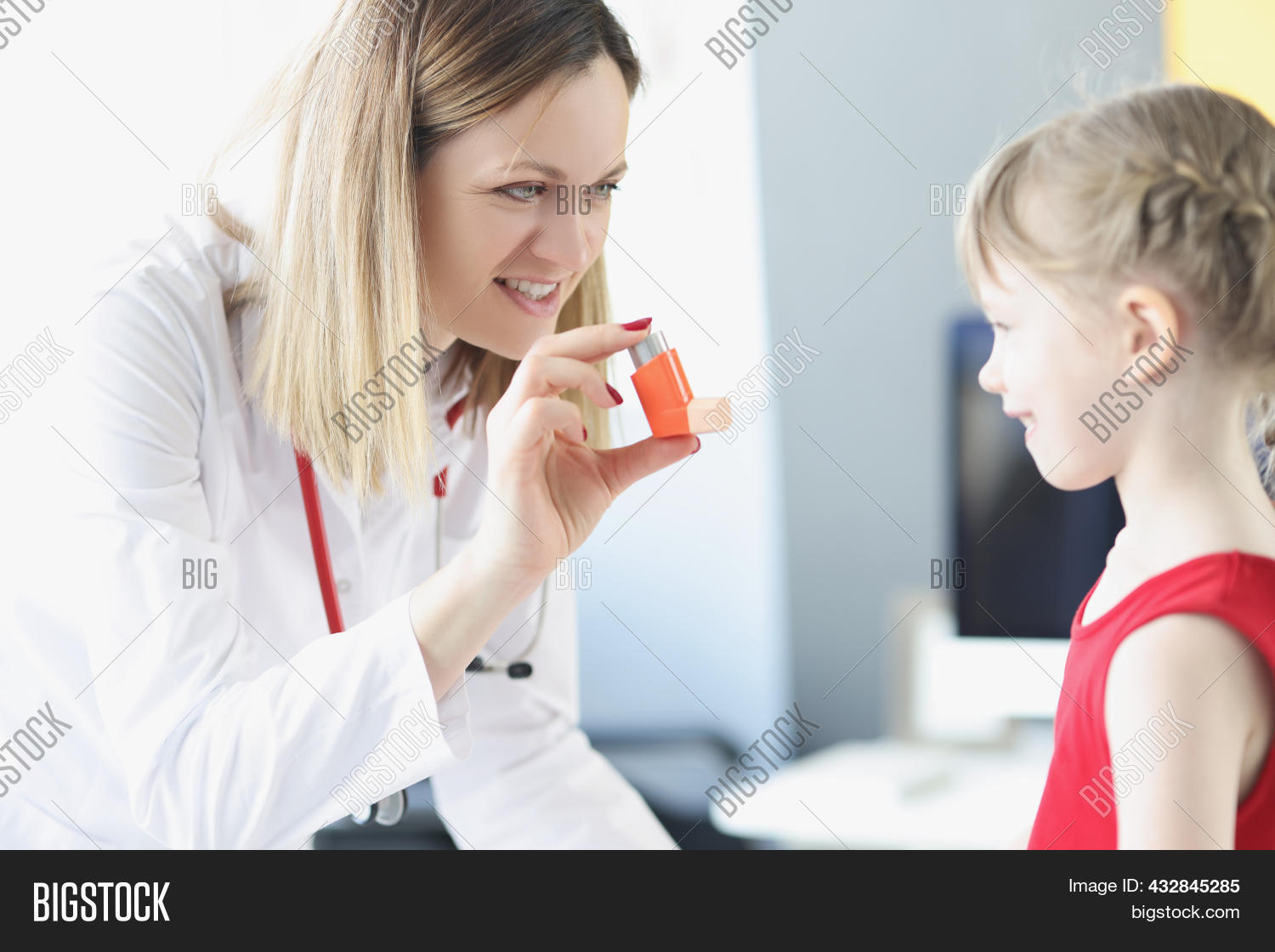 Pulmonologist Doctor Image & Photo (Free Trial) | Bigstock