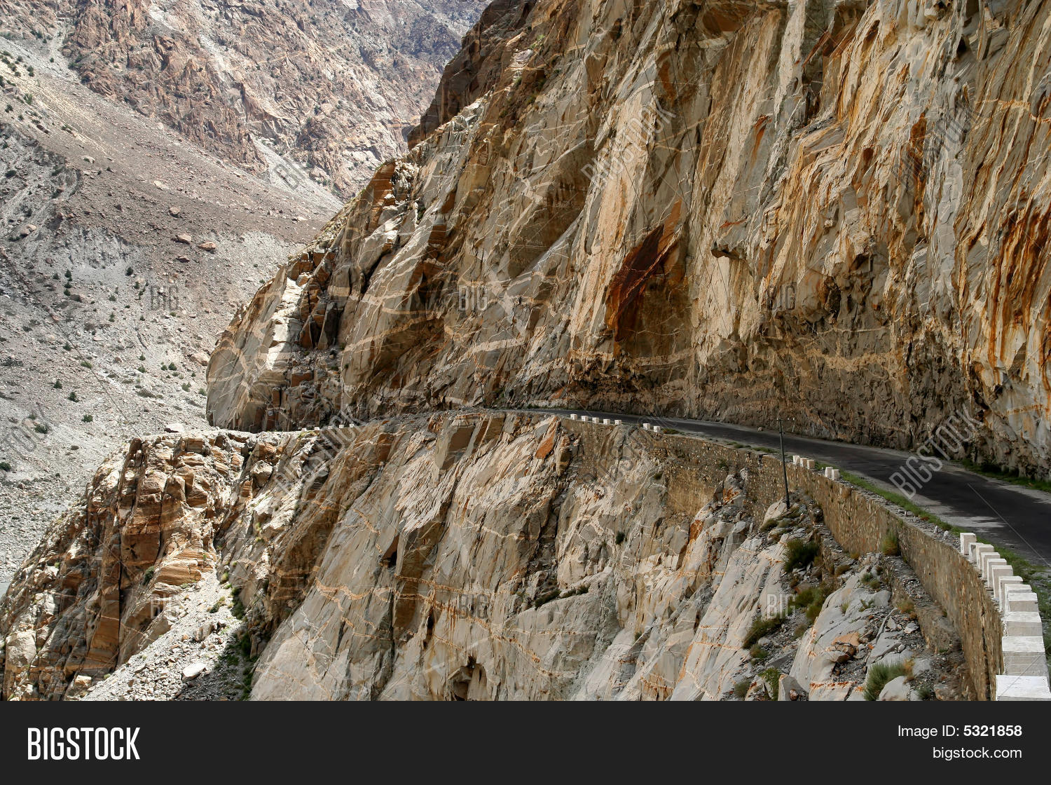 Karakorum Highway Image & Photo (Free Trial) | Bigstock