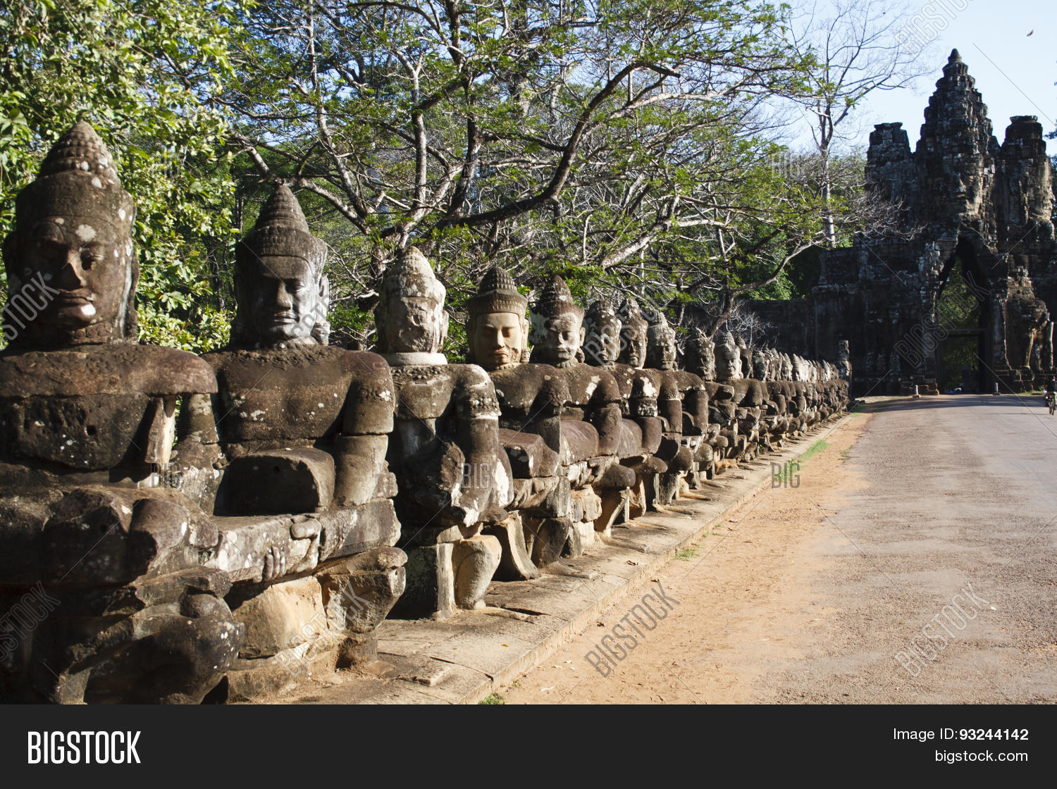 Angkor Tom Entrance Image & Photo (Free Trial) | Bigstock