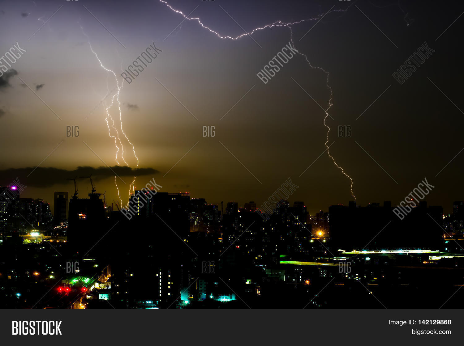Dramatic Thunder Storm Image & Photo (Free Trial) | Bigstock
