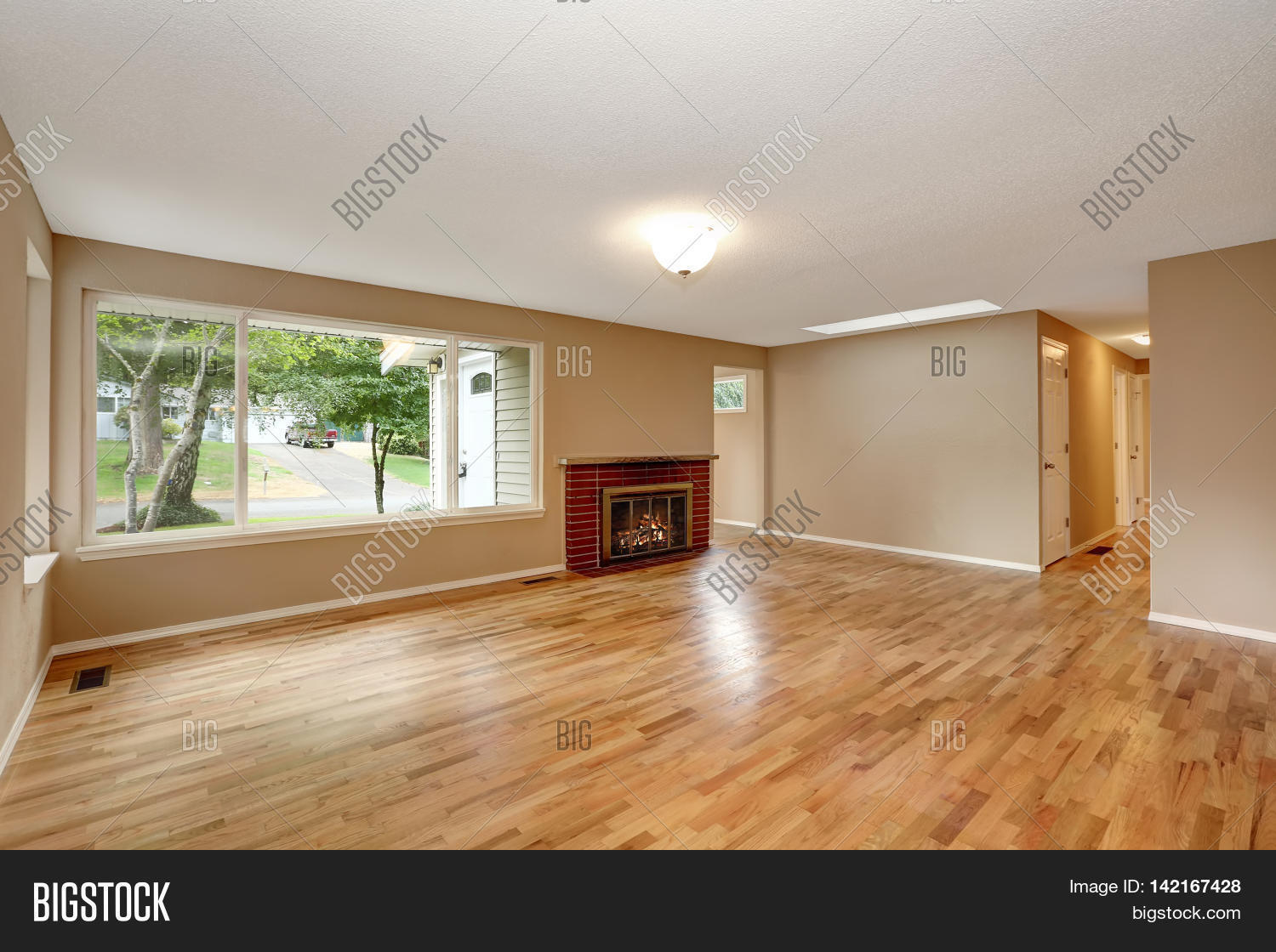 Empty Living Room Image & Photo (Free Trial) | Bigstock