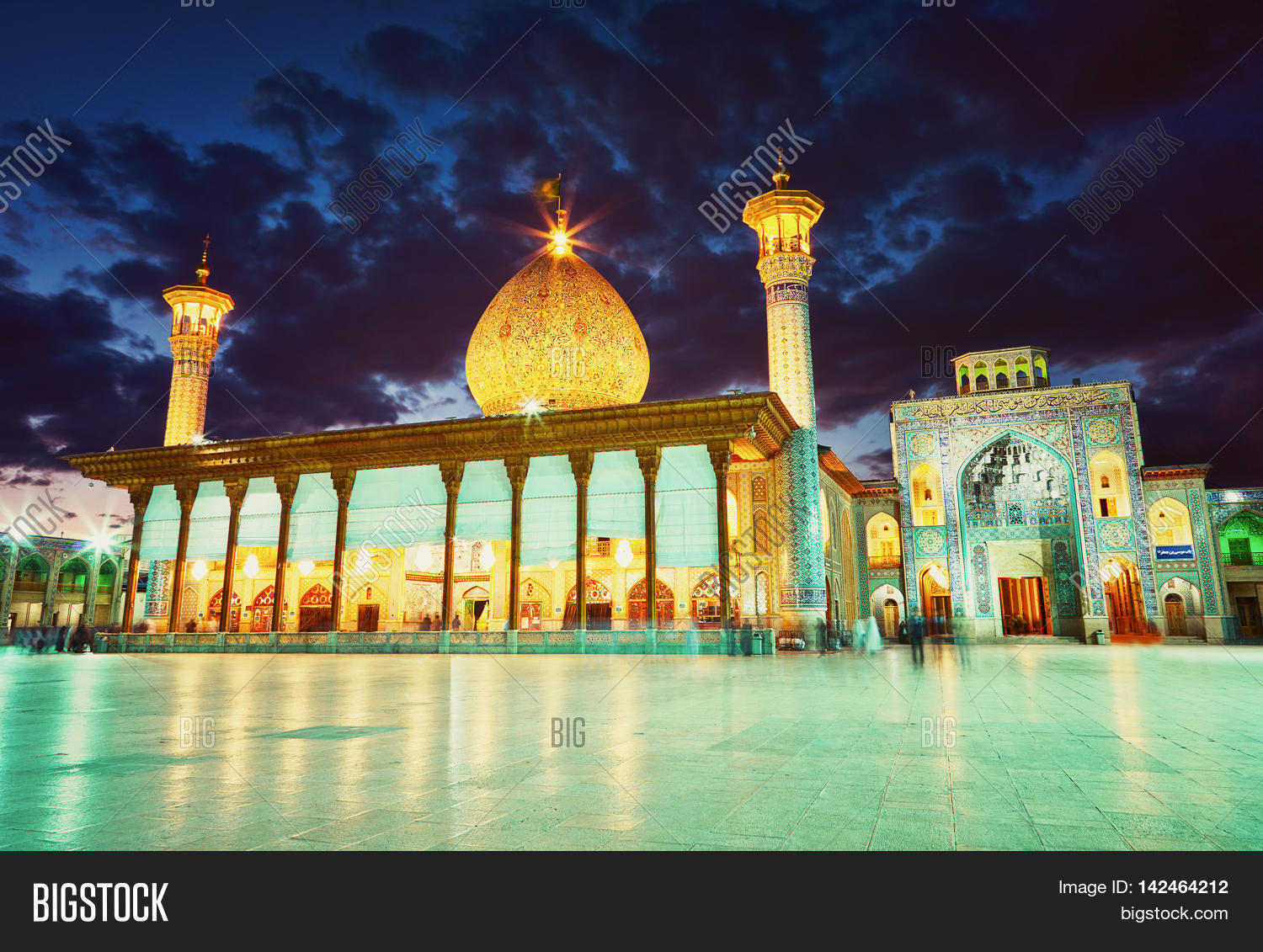Shah Cheragh Mosque Image & Photo (Free Trial) | Bigstock