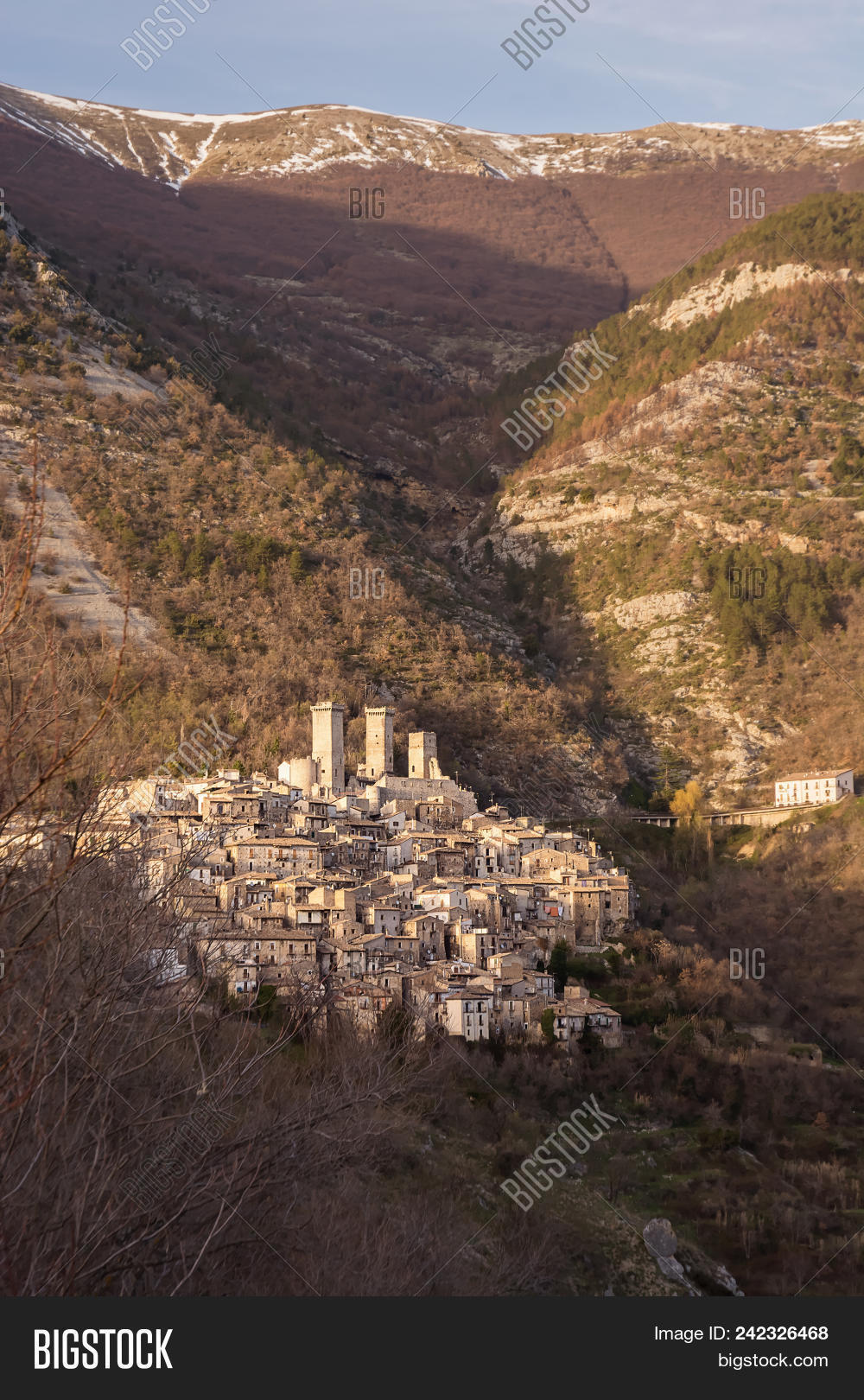 Town Pacentro Castle Image & Photo (Free Trial) | Bigstock
