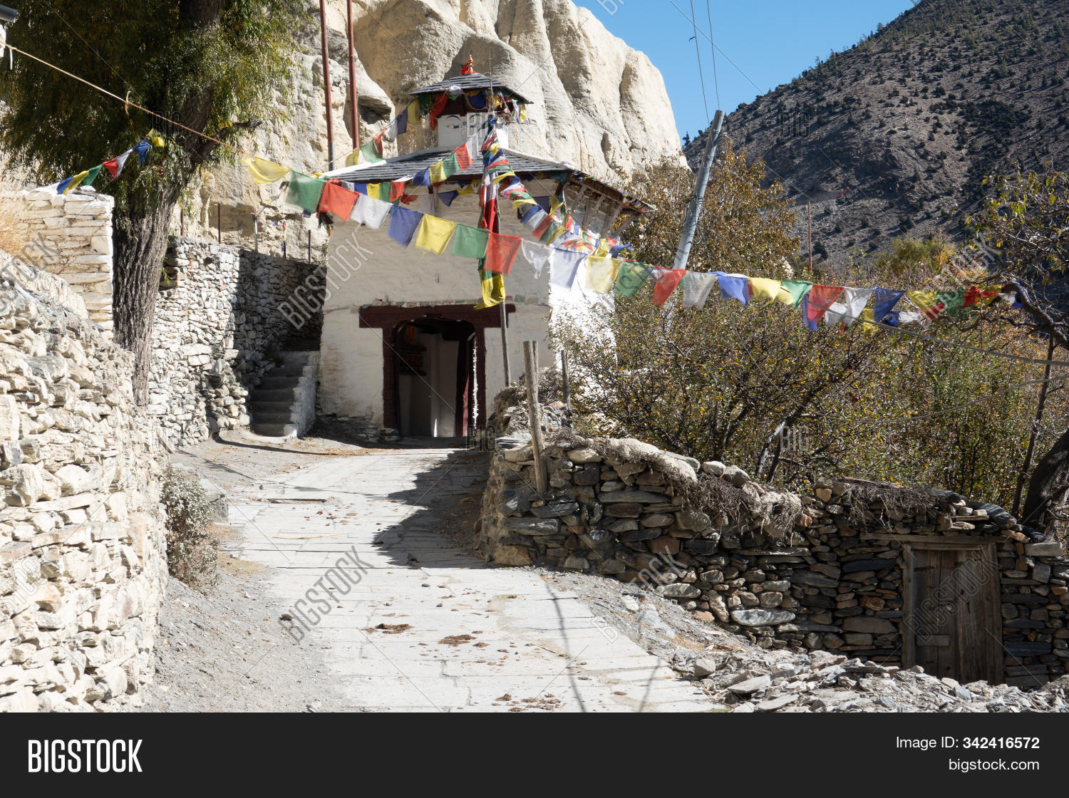 Buddhist Chorten Stupa Image & Photo (Free Trial) | Bigstock