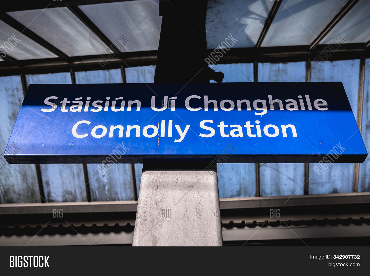 Blue Platform Sign Image & Photo (Free Trial) | Bigstock