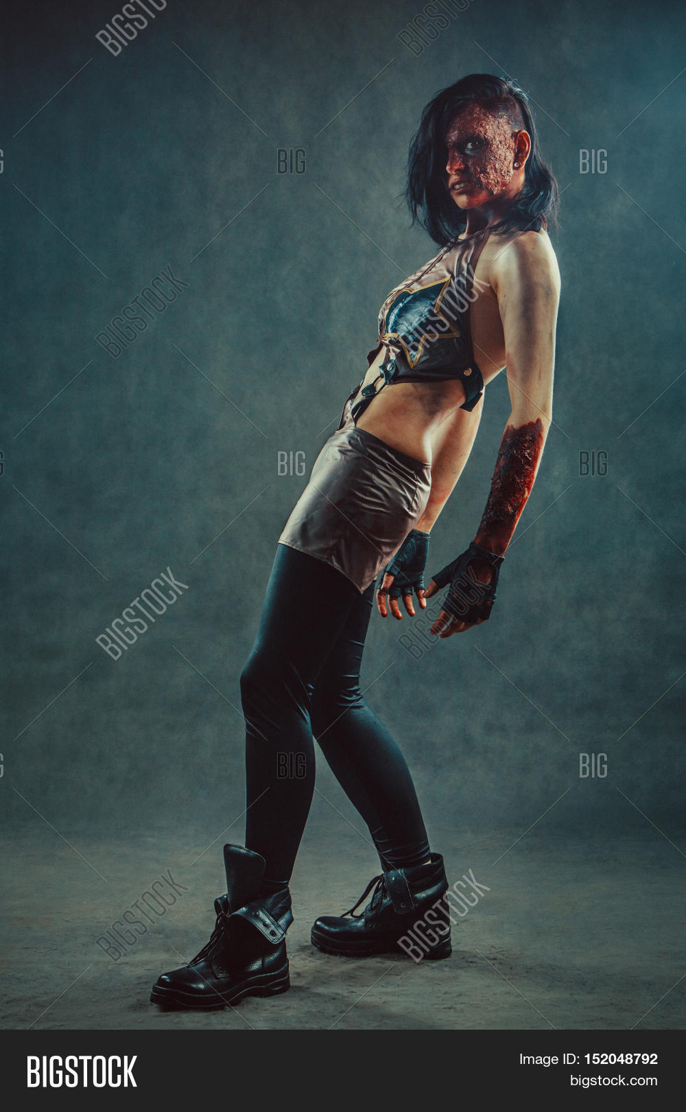 Imagen y foto Zombie Woman Blood (prueba gratis) | Bigstock