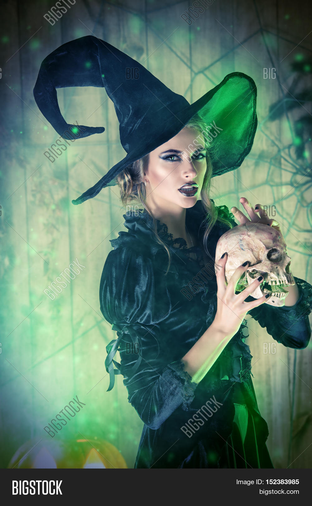 Frightening Witch Girl Image & Photo (Free Trial) | Bigstock