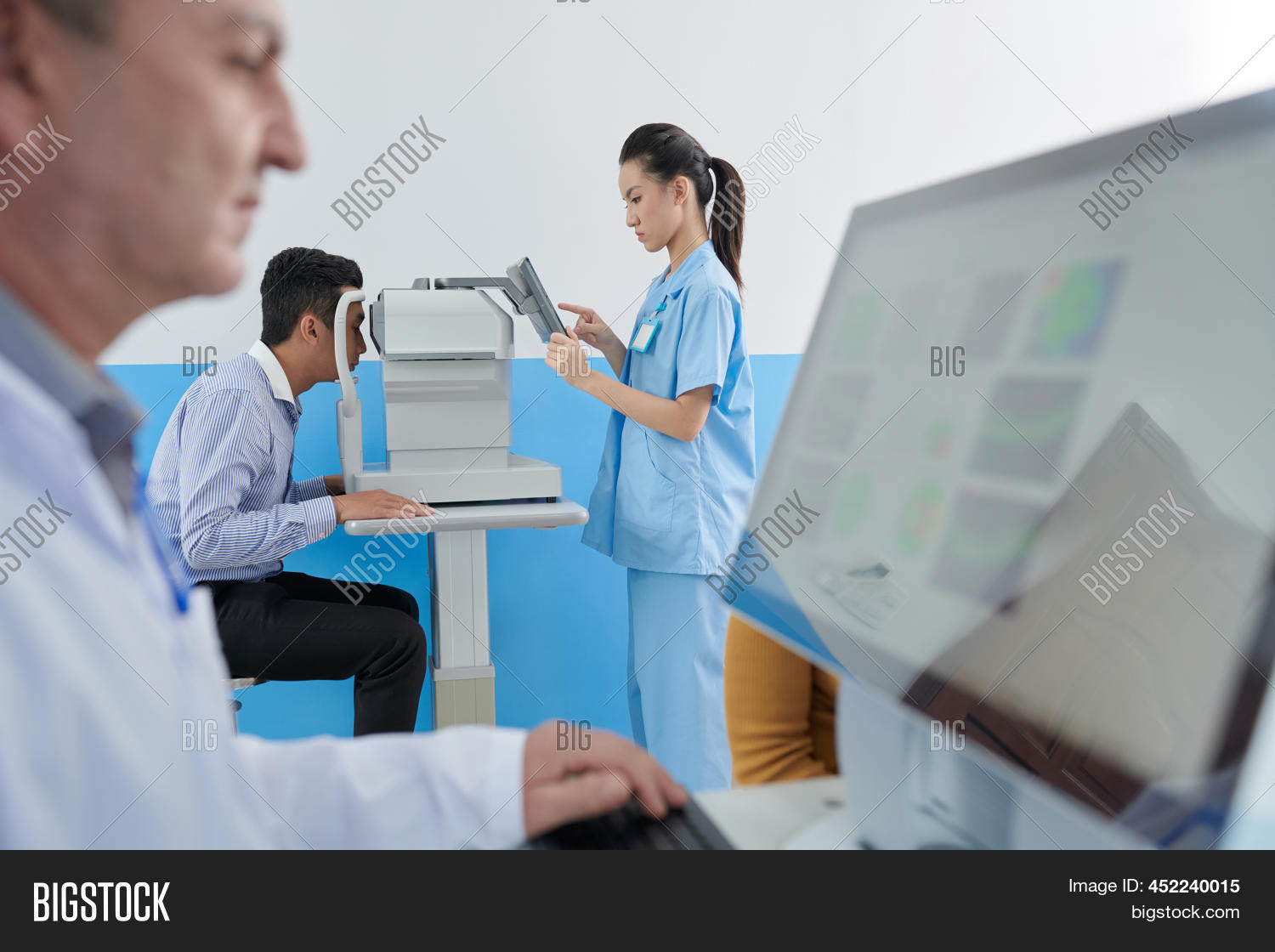 Ophthalmic Nurse Using Image & Photo (Free Trial) | Bigstock