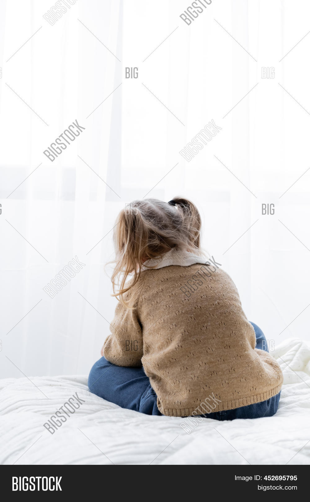 Back View Little Girl Image & Photo (Free Trial) | Bigstock