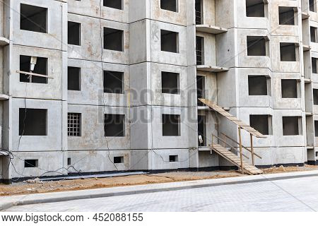 Construction Of A Multi-storey Panel Reinforced Concrete House. Safe ...