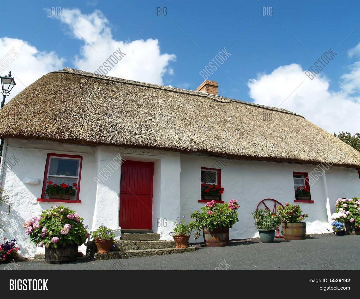 Irish Thatched Cottage Image & Photo (Free Trial) | Bigstock
