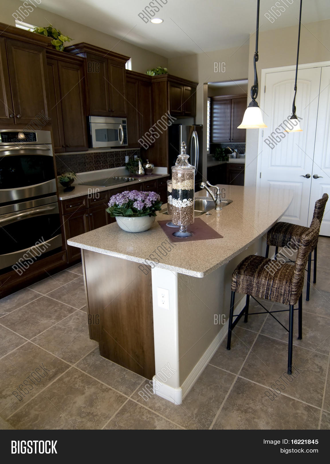 Beautiful Kitchen Image & Photo (Free Trial) | Bigstock