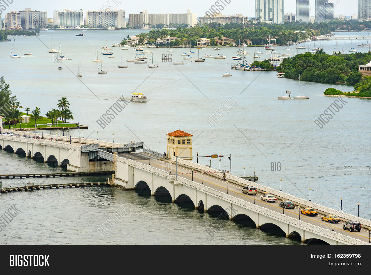 Retractable Bridge Image & Photo (Free Trial) | Bigstock