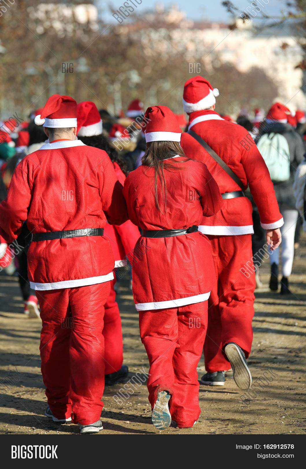 People Run During Image & Photo (Free Trial) | Bigstock