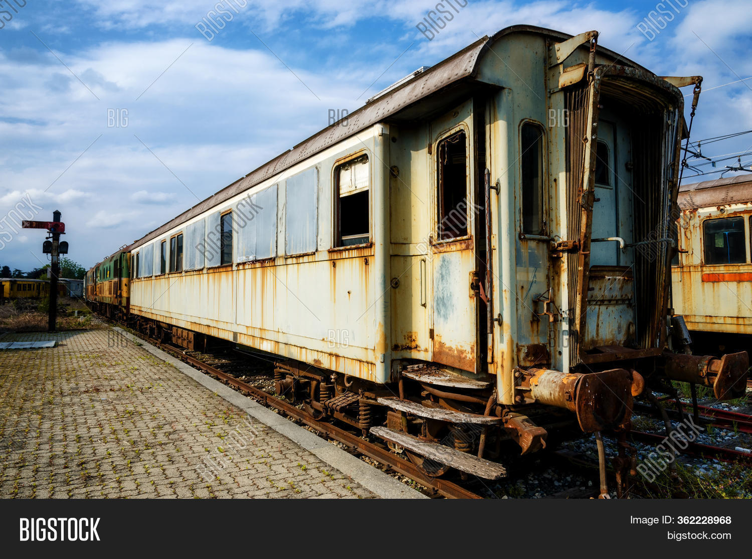 Rusty Old Railcars Image & Photo (Free Trial) | Bigstock