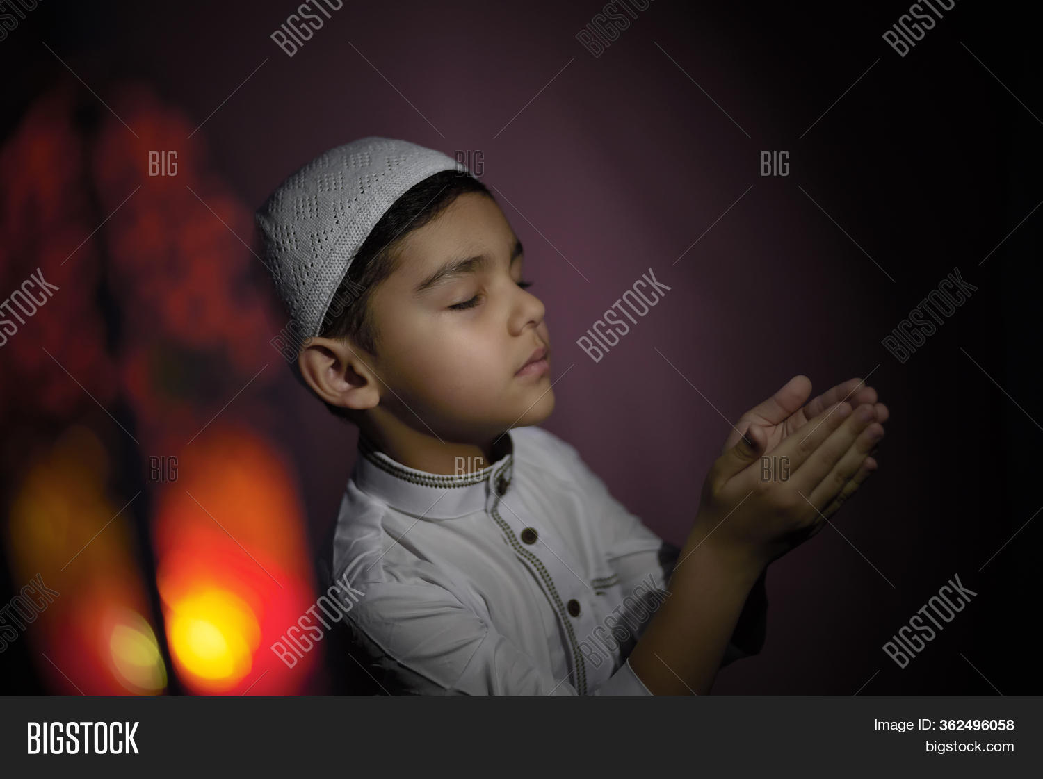 Muslim Baby Praying