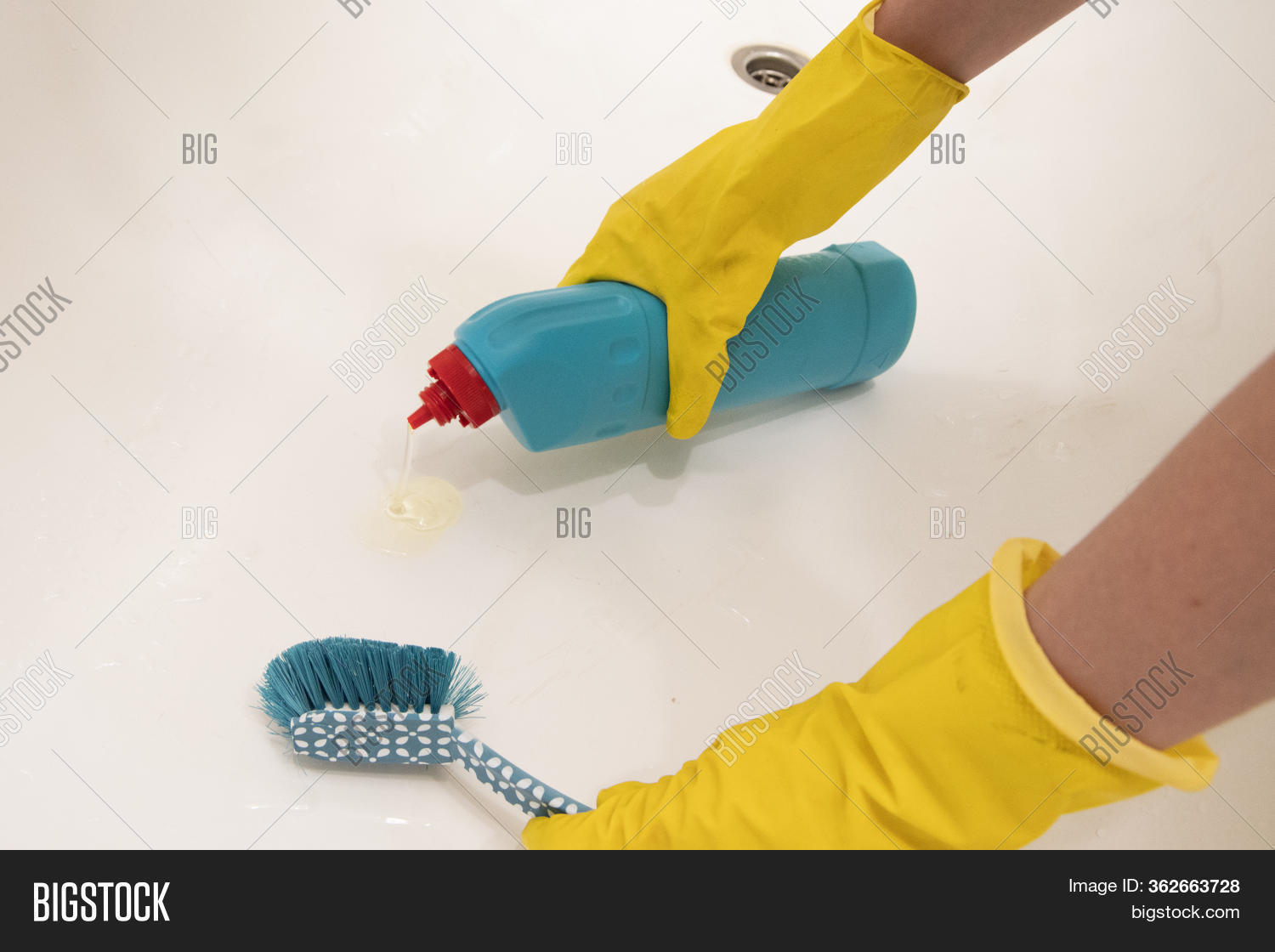 Hands Yellow Gloves Image & Photo (Free Trial) | Bigstock