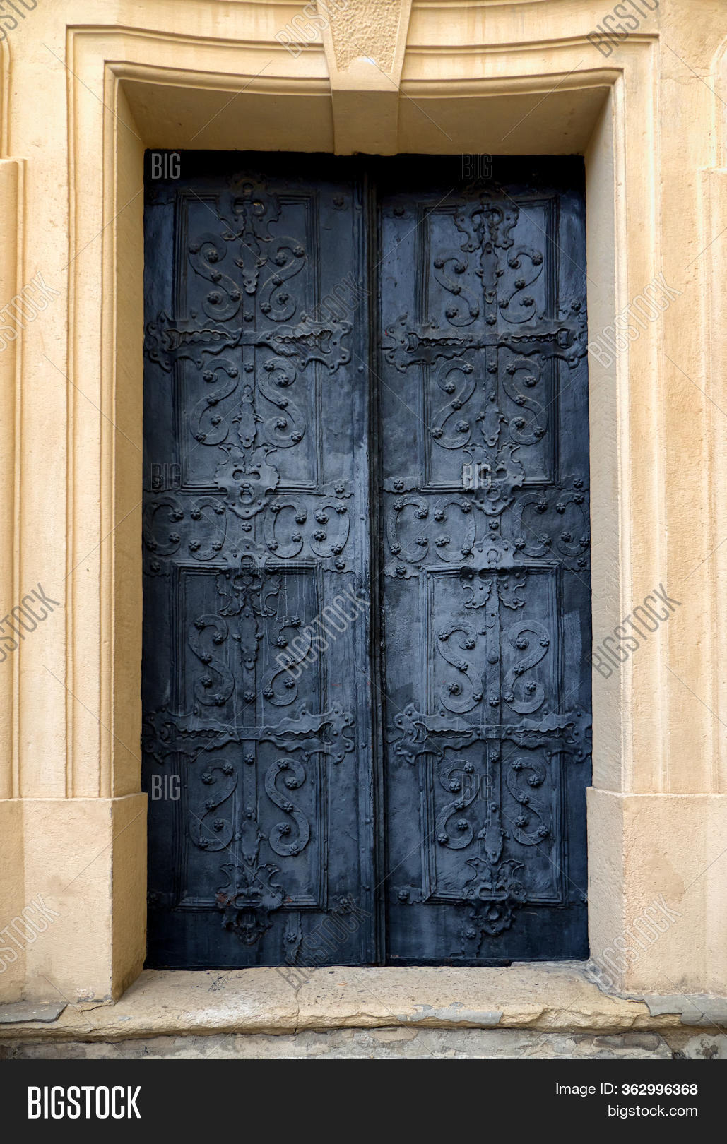 Antique Old Door Image & Photo (Free Trial) | Bigstock