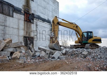 Yellow Excavator Image & Photo (Free Trial) | Bigstock
