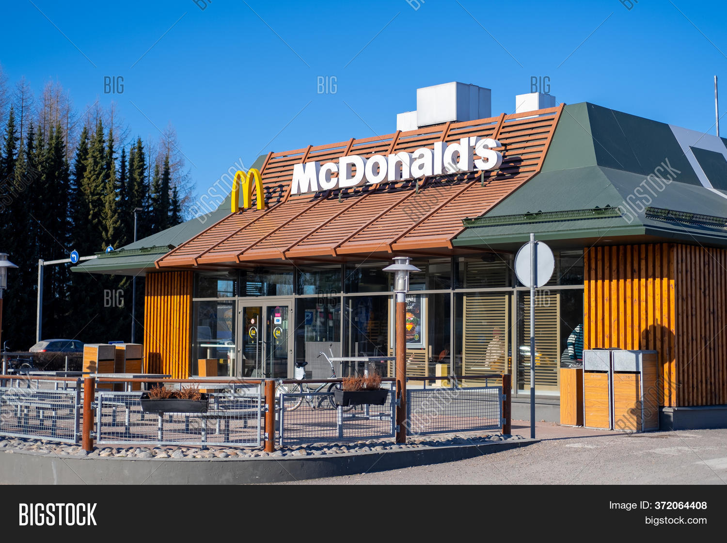 Mcdonalds Restaurant Image & Photo (Free Trial) | Bigstock