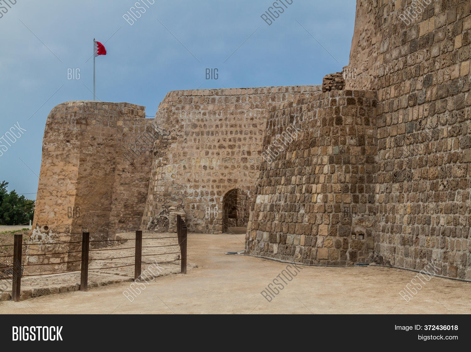 Walls Bahrain Fort Image & Photo (Free Trial) | Bigstock