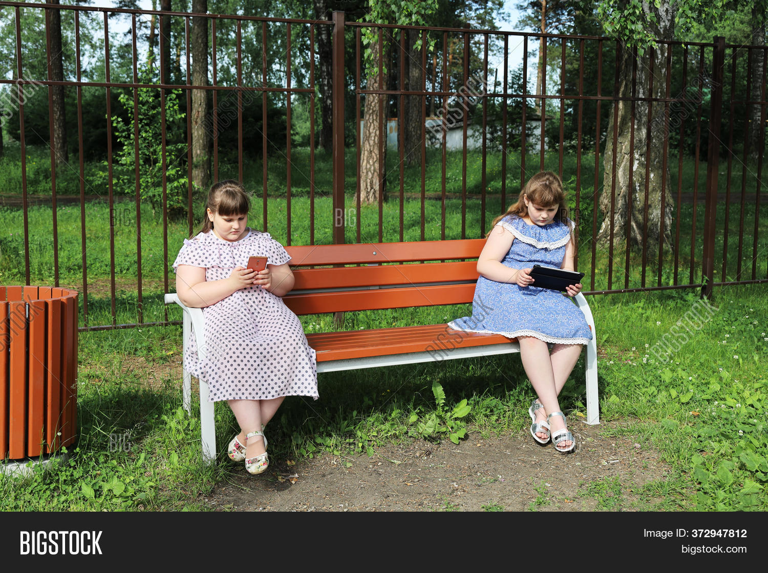 Chubby Girl Outdoor Telegraph