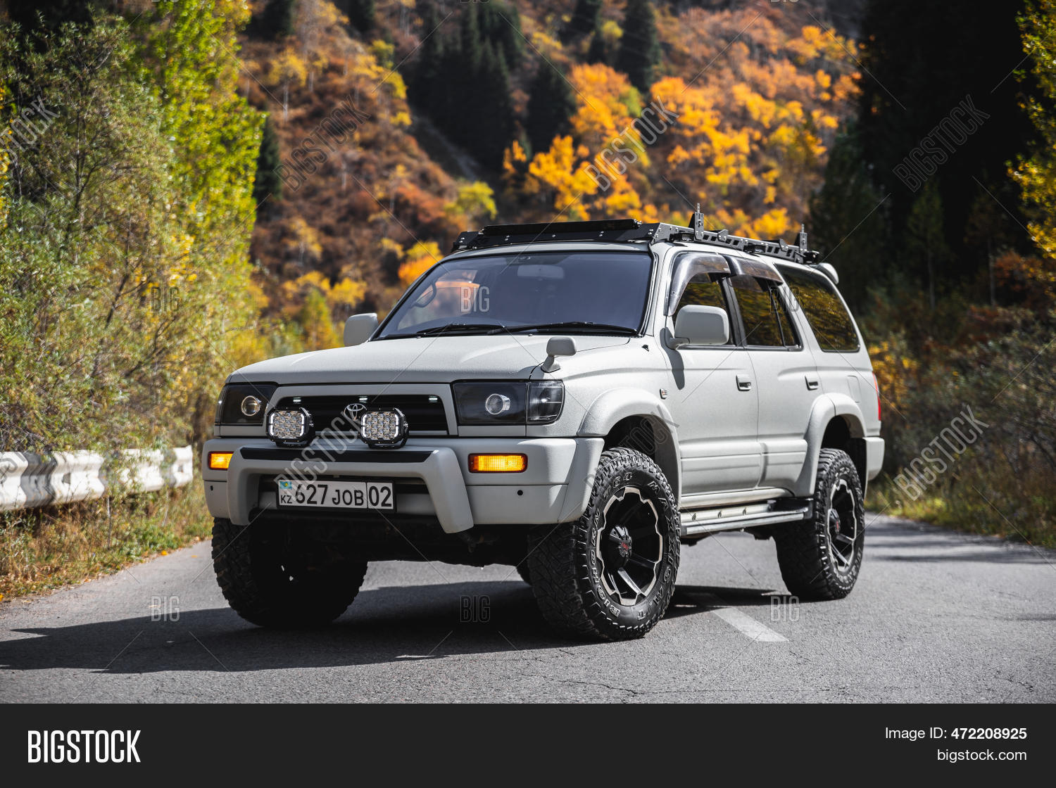 Off-road White 4x4 Car Image & Photo (Free Trial) | Bigstock