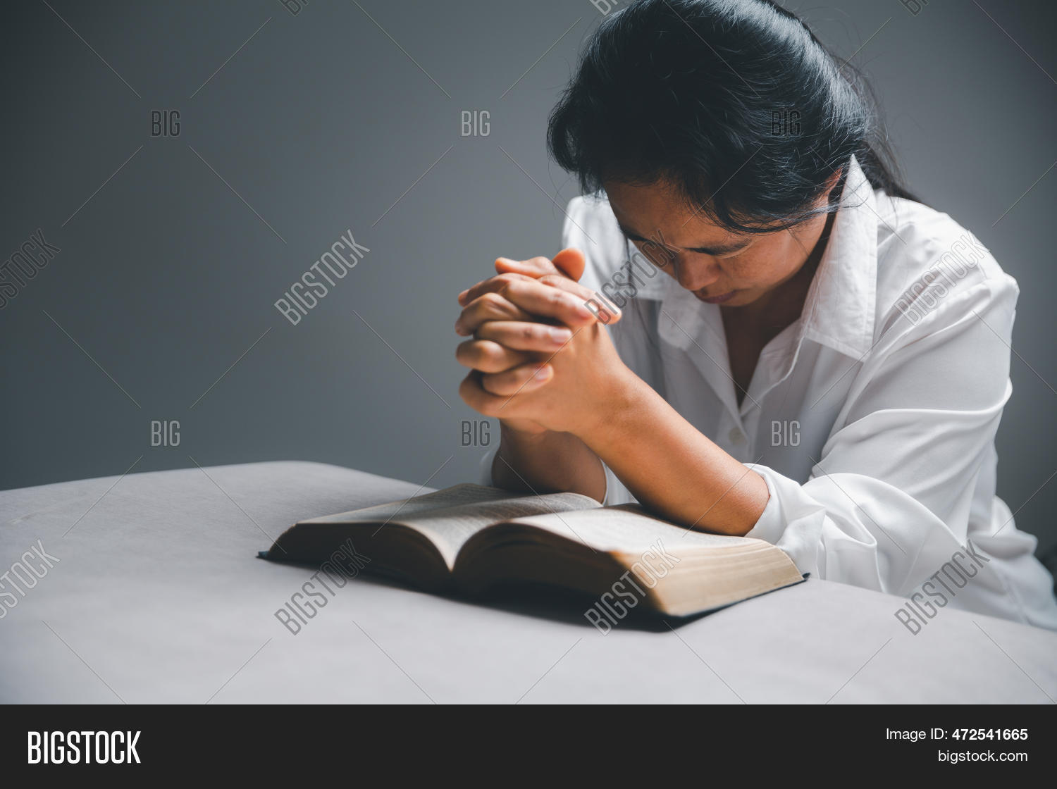 Woman Kneeling Praying Image & Photo (Free Trial) | Bigstock