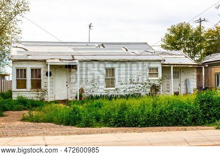 Abandoned One Story Image & Photo (Free Trial) | Bigstock